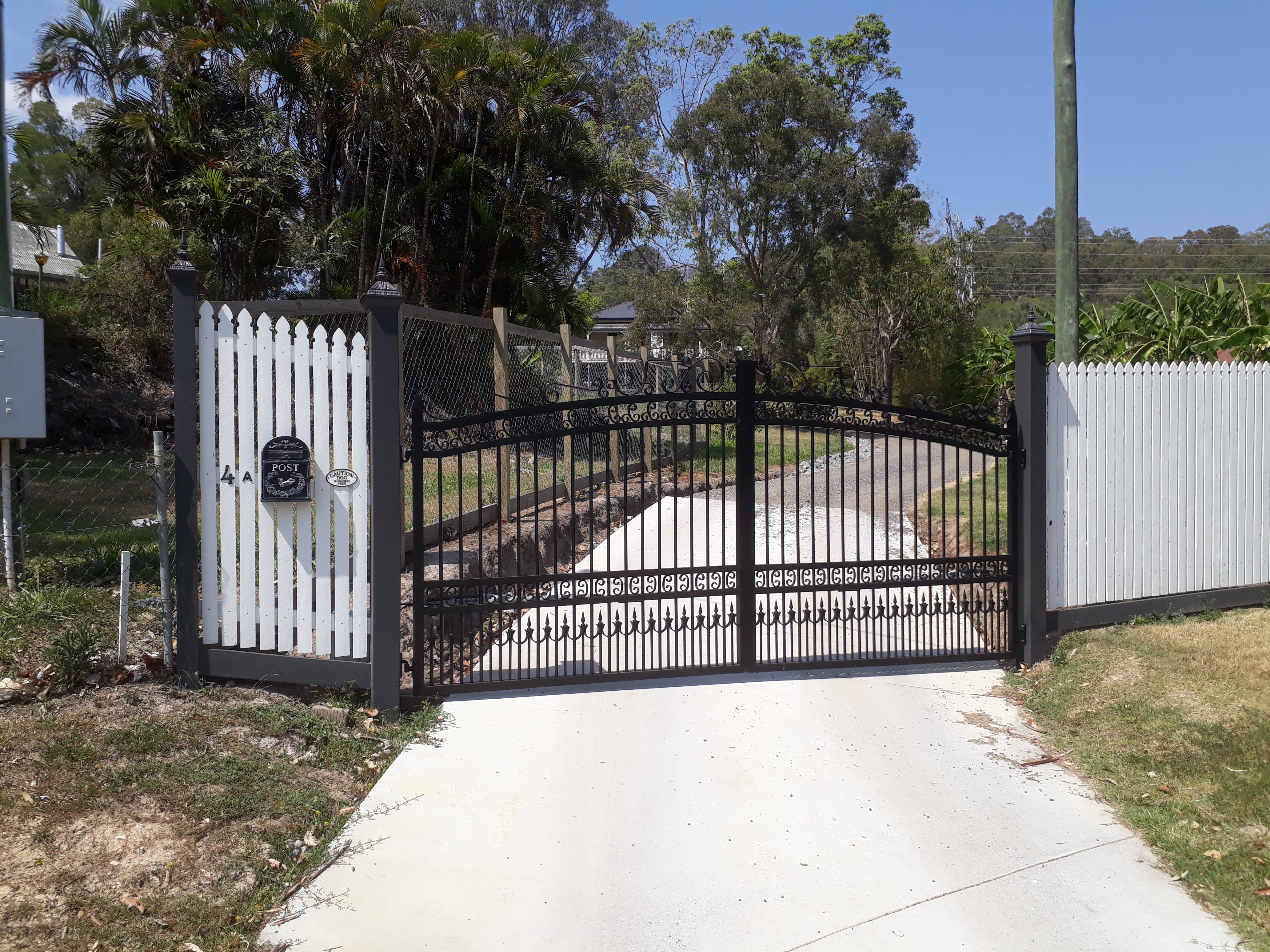 Automatic Aluminium Sliding ,Swinging,Decorative Gates and Panels ...