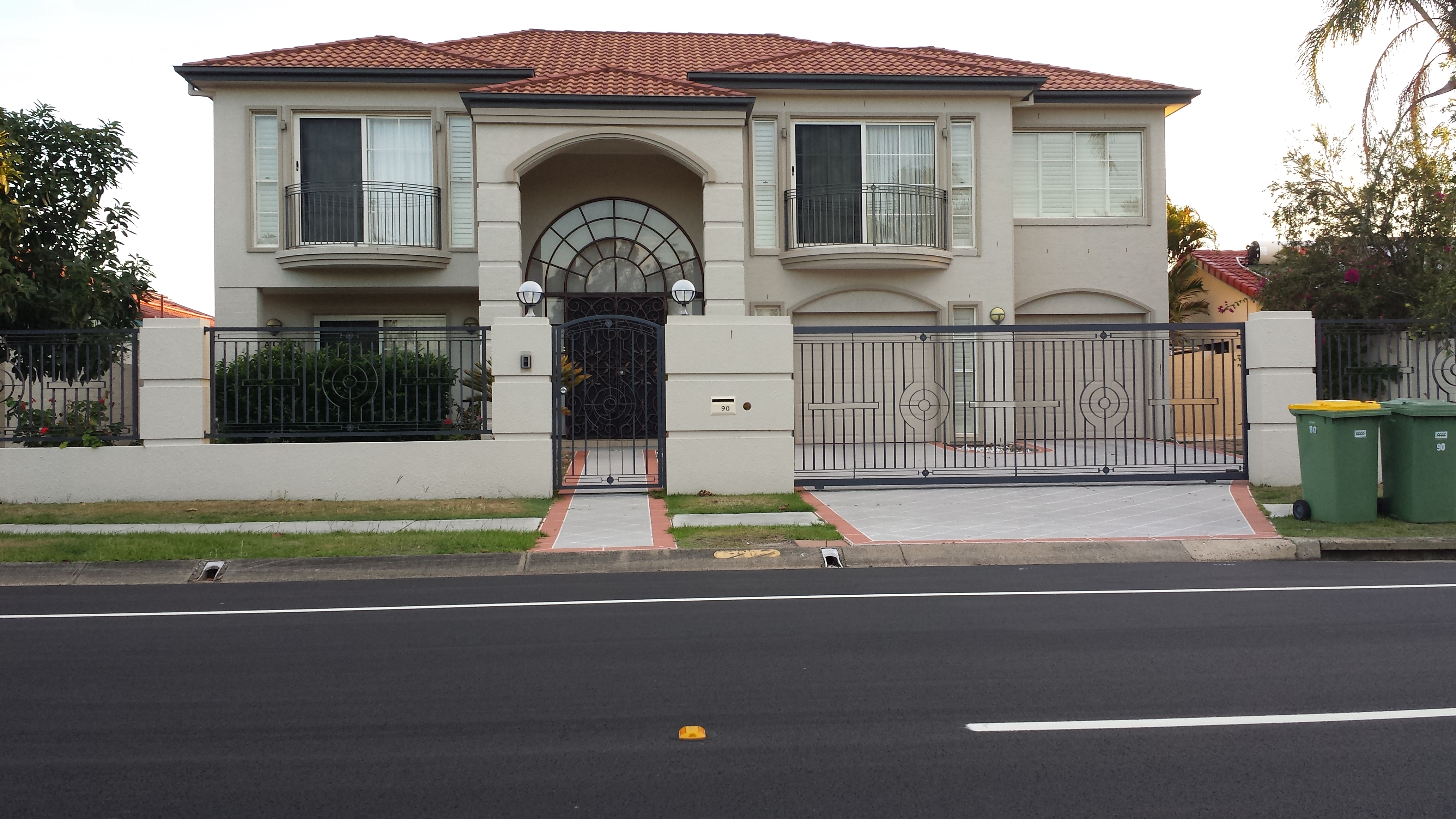 Automatic Aluminium Sliding ,Swinging,Decorative Gates and Panels ...