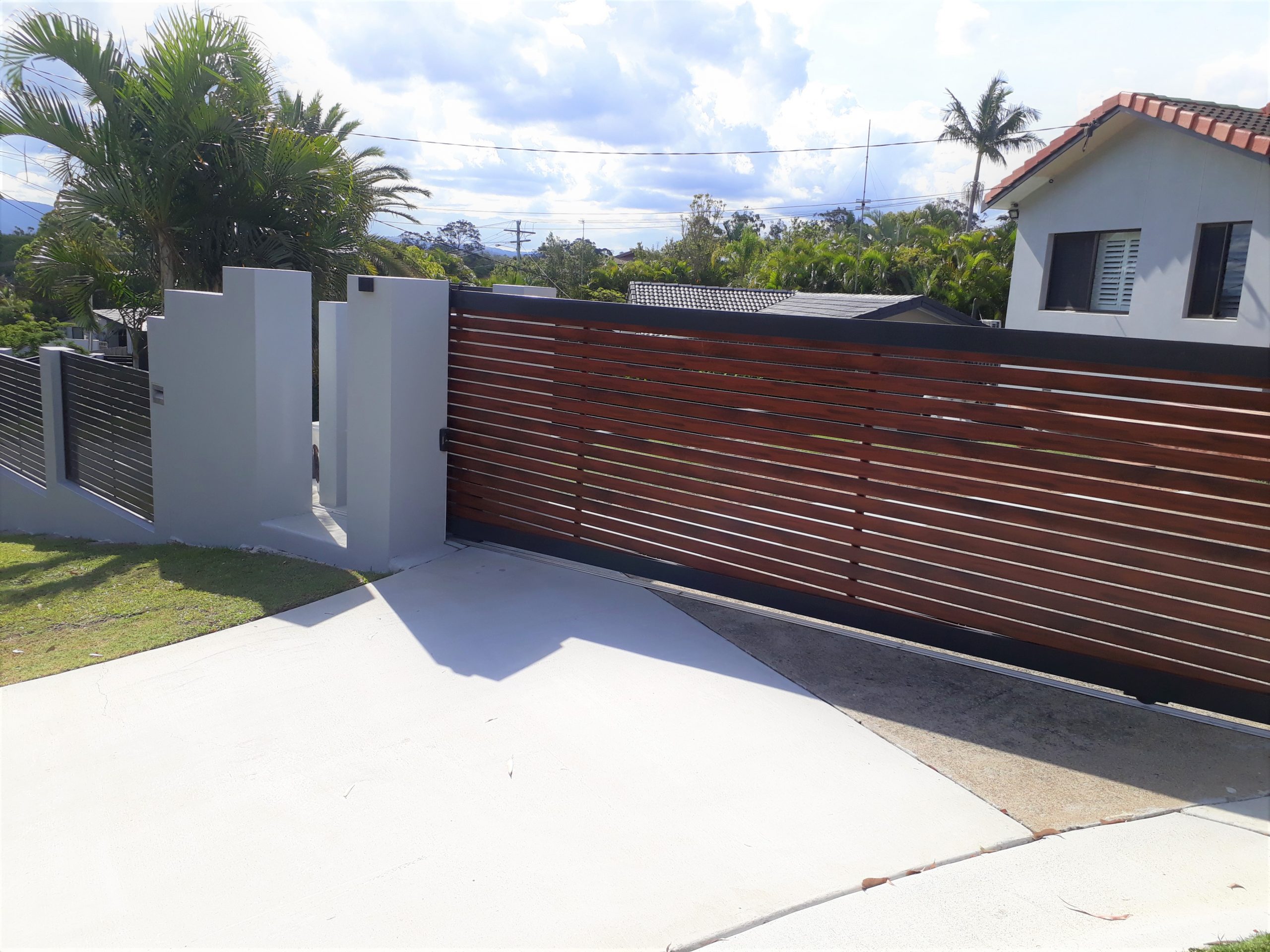 Automatic Aluminium Sliding ,Swinging,Decorative Gates and Panels ...